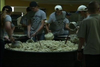 High School Students Break Mashed Potato World Record - WICZ